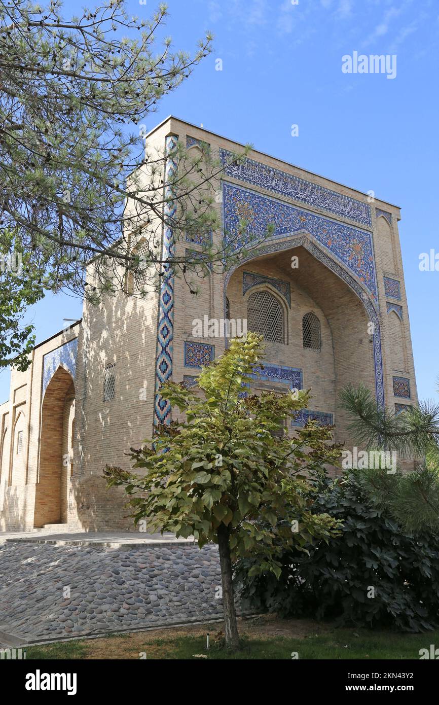 Kaffal Shashi Mausoleum, Hazrat Imam Square, Old City, Tashkent ...