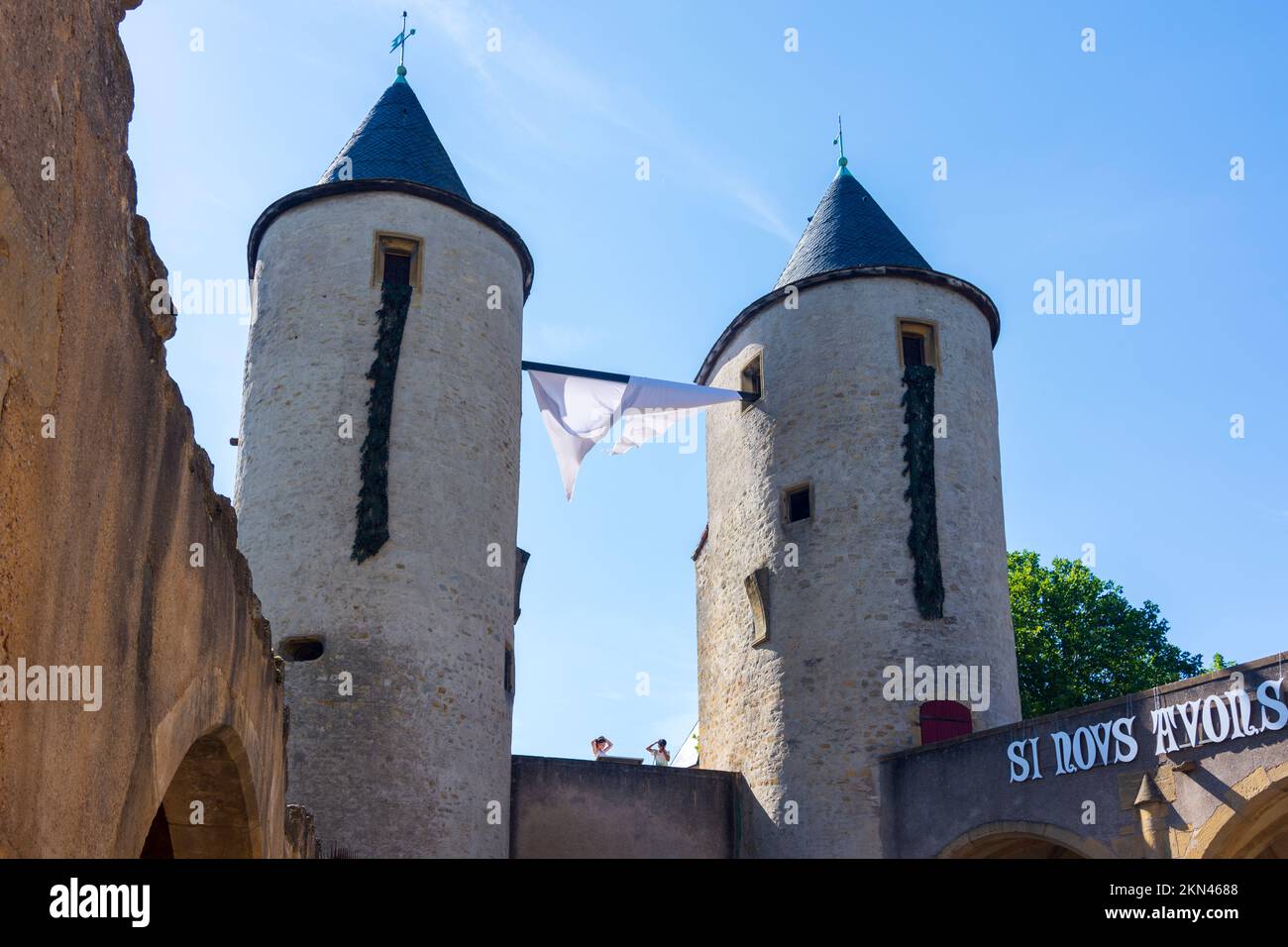 Metz: city gate Germans' Gate (Porte des Allemands) of city wall in ...