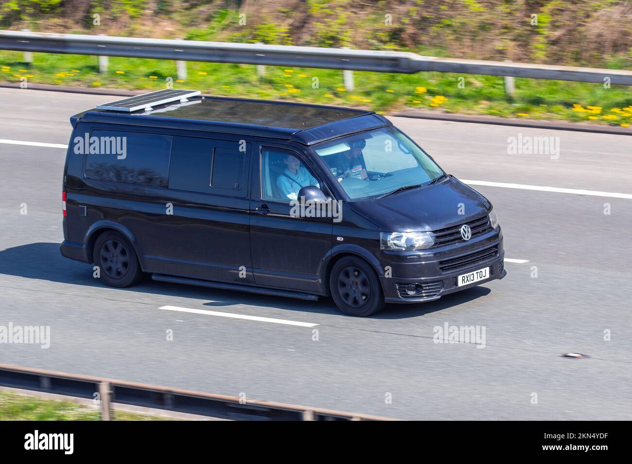 2013 Black VW Volkswagen Transporter 1968cc 5 speed manual Diesel Van ...