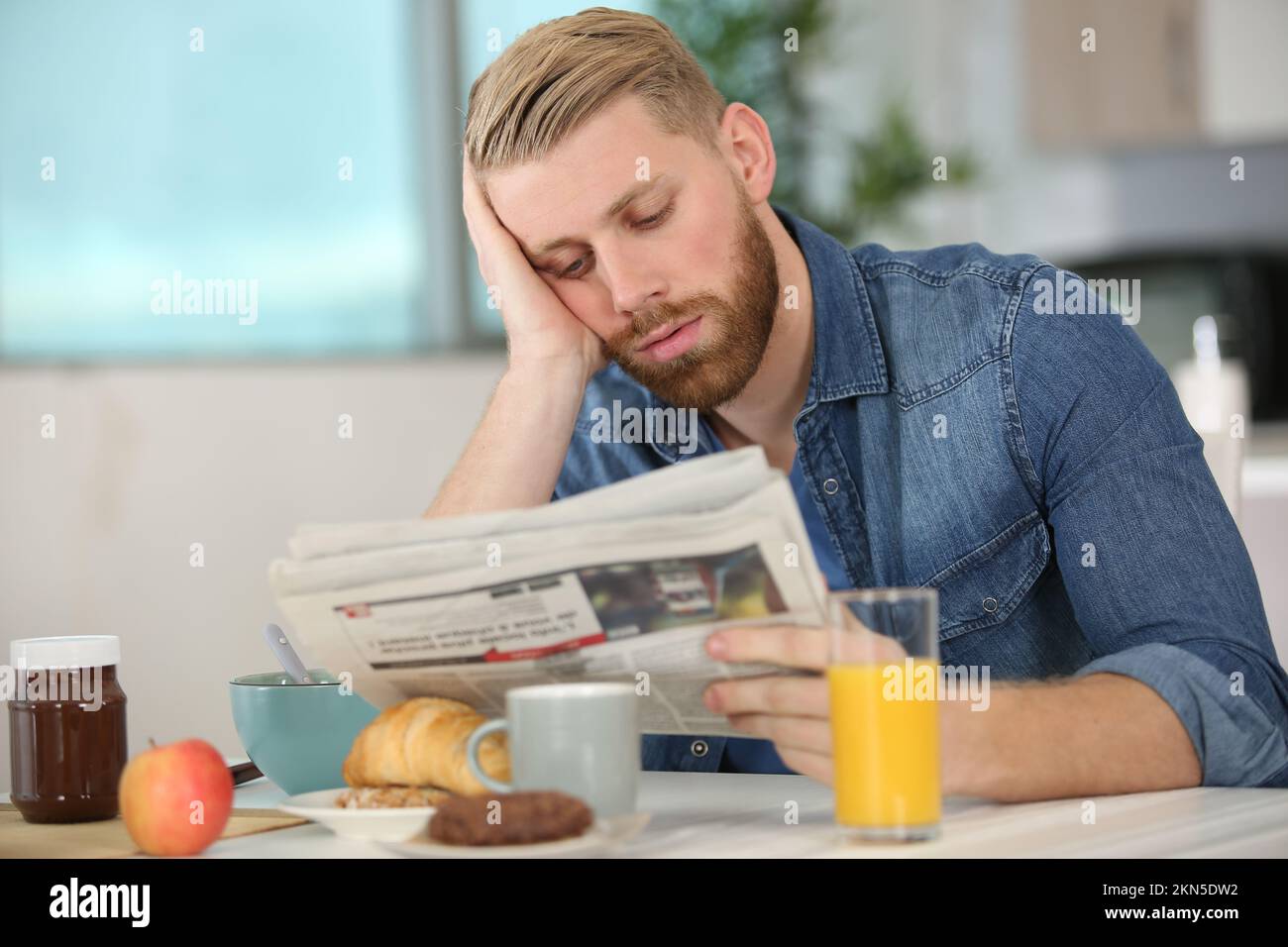 Bored breakfast hi-res stock photography and images - Alamy