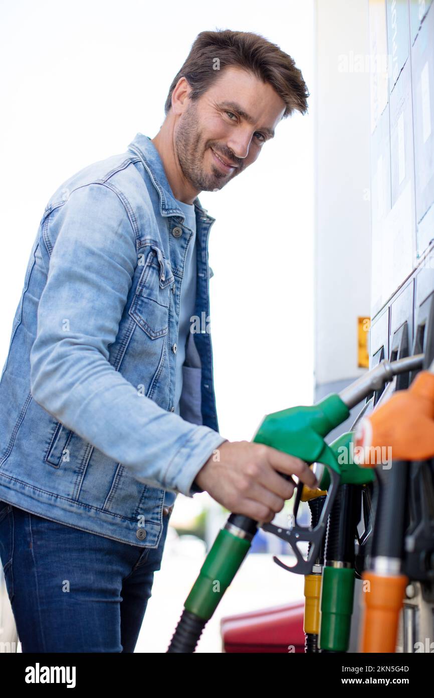 Firing fill hi-res stock photography and images - Alamy