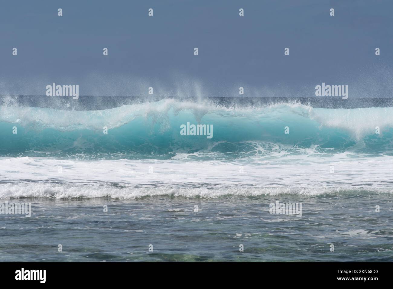 Surfing the north shore of oahu hi-res stock photography and images - Alamy