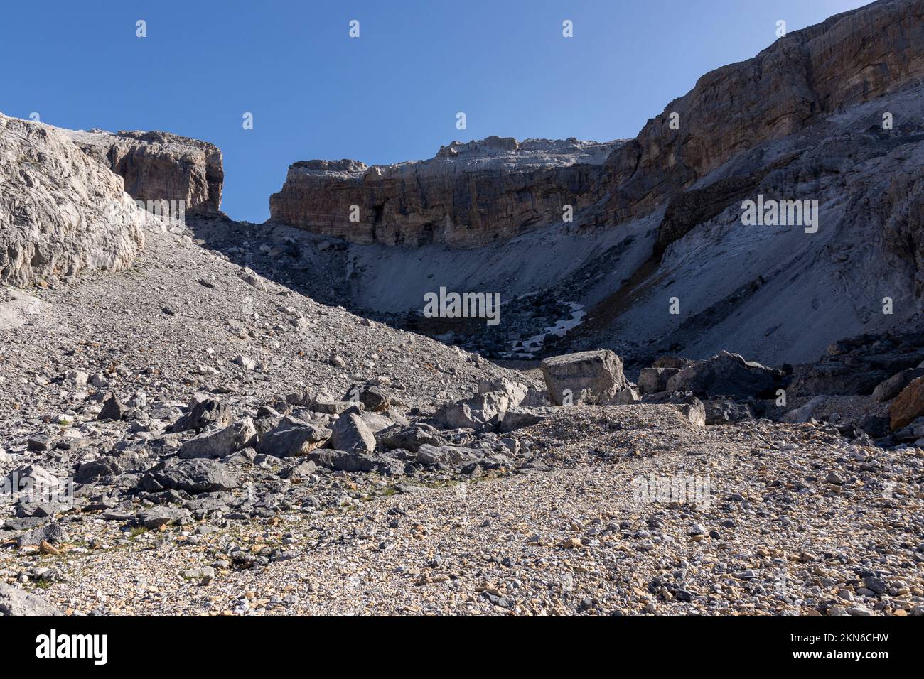 Roland Gap, Cirque de Gavarnie in the Pyrenees Stock Photo - Alamy