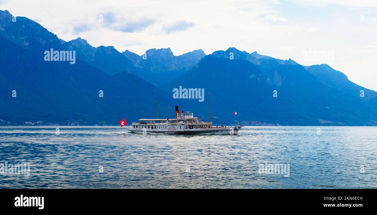 Cruise ship on Lake Geneva in Montreux, Switzerland Stock Photo - Alamy
