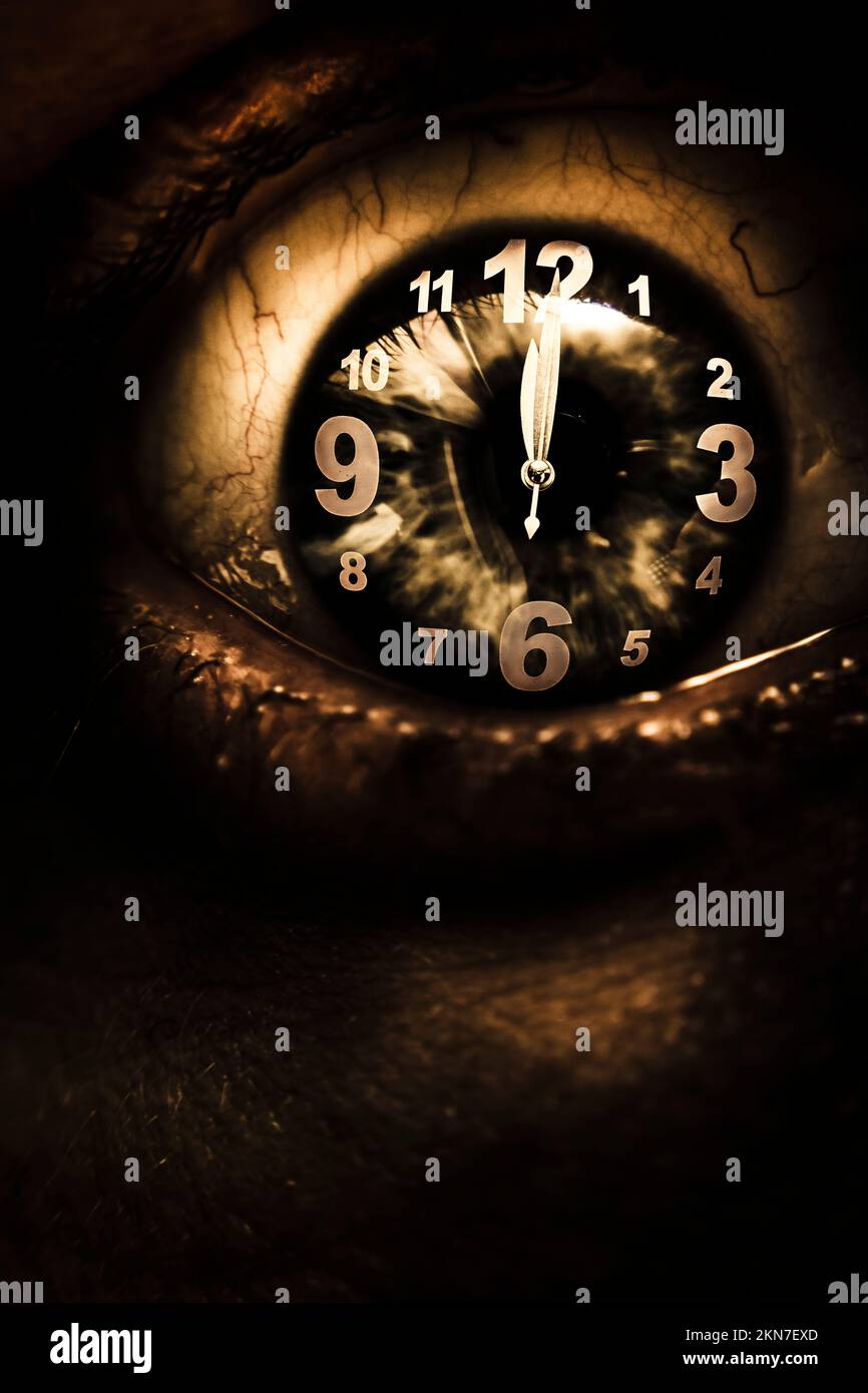 Man eye pupil wide hi-res stock photography and images - Alamy