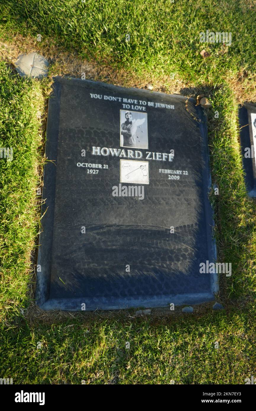 Los Angeles, California, USA 25th November 2022 Director Howard Zieff's ...