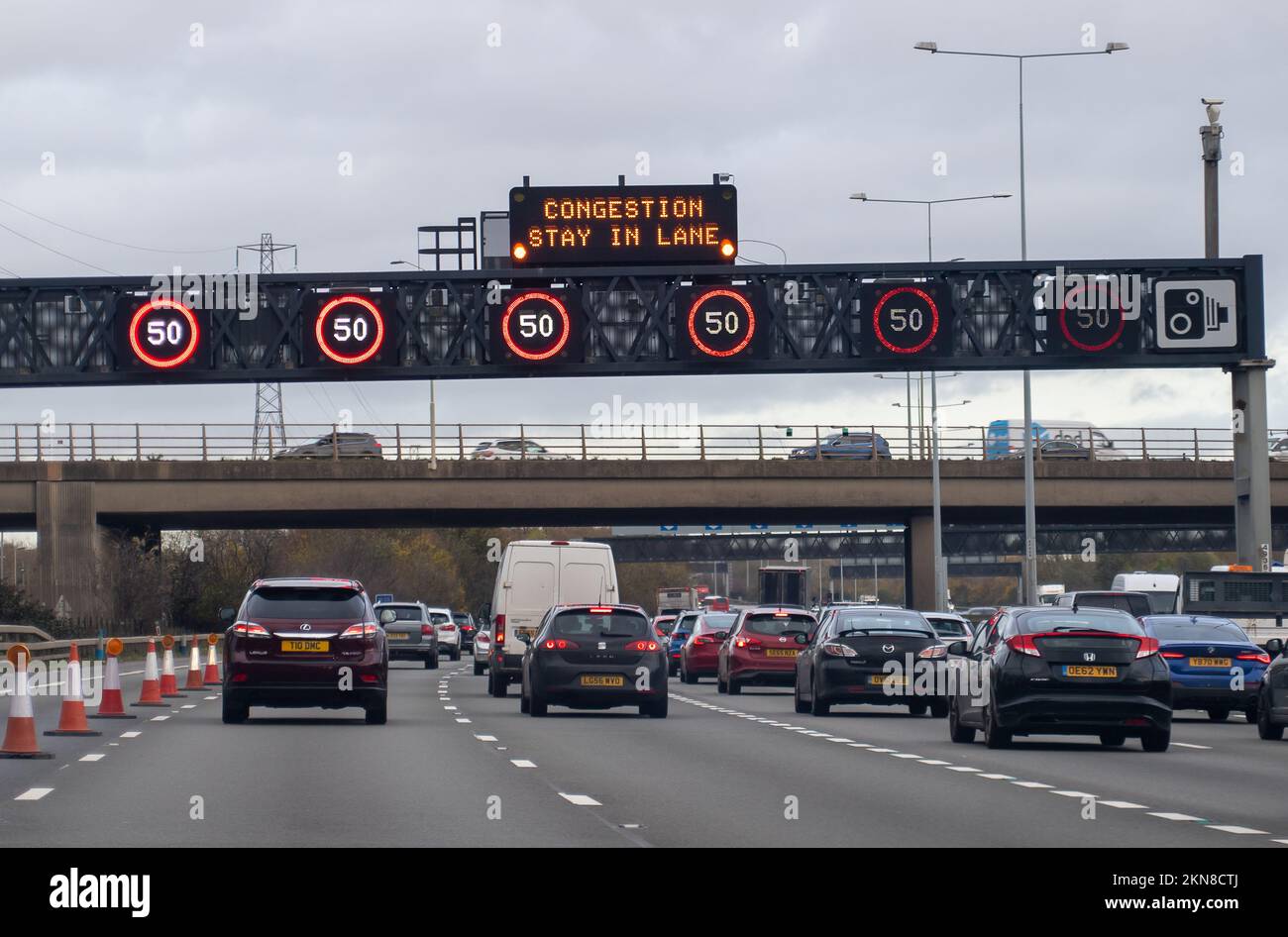 Heathrow, UK. 26th November, 2022. Traffic queueing on the M25 at ...