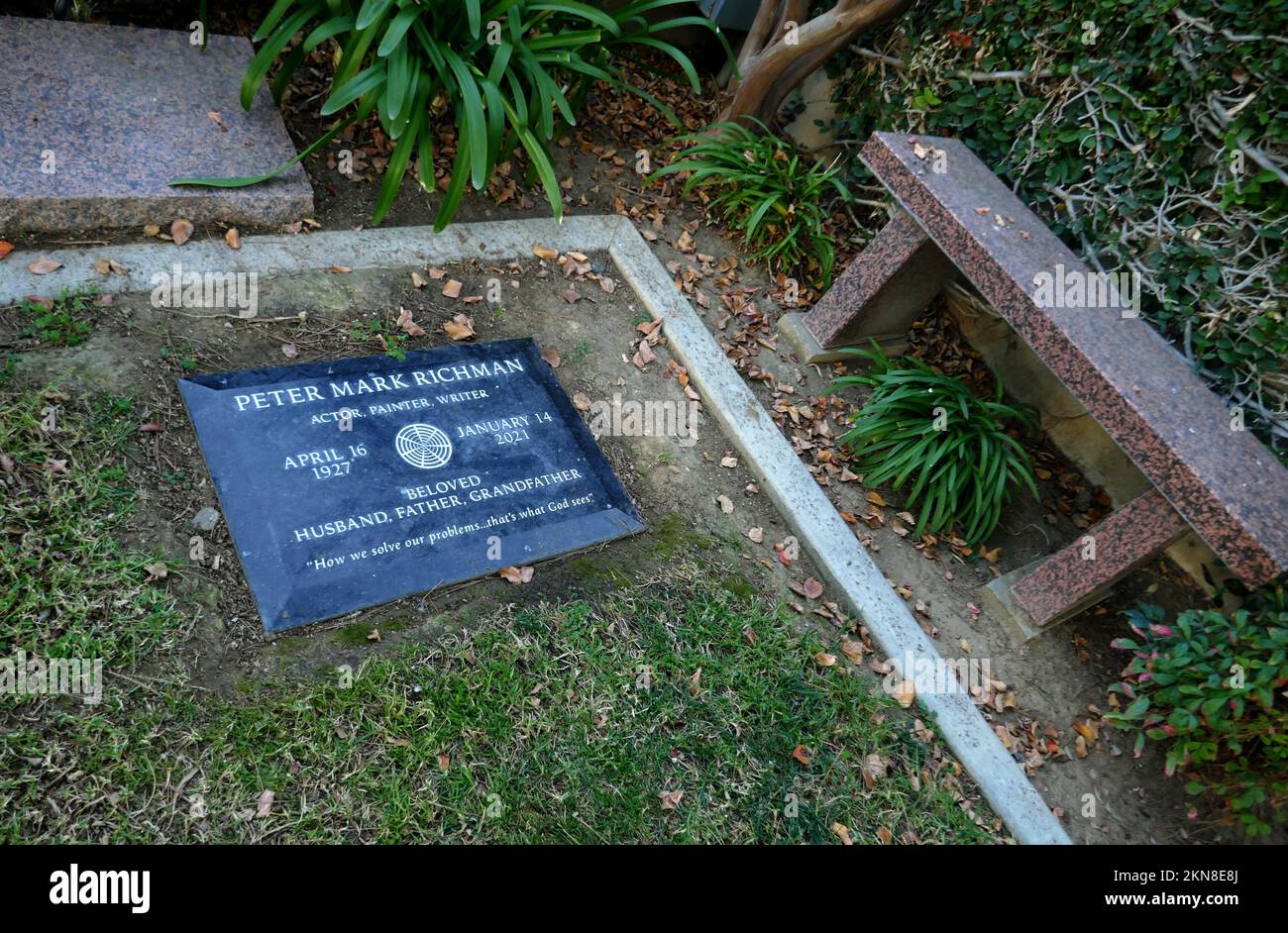 Los Angeles, California, USA 25th November 2022 Actor/Writer Peter Mark Richman's Grave in ...
