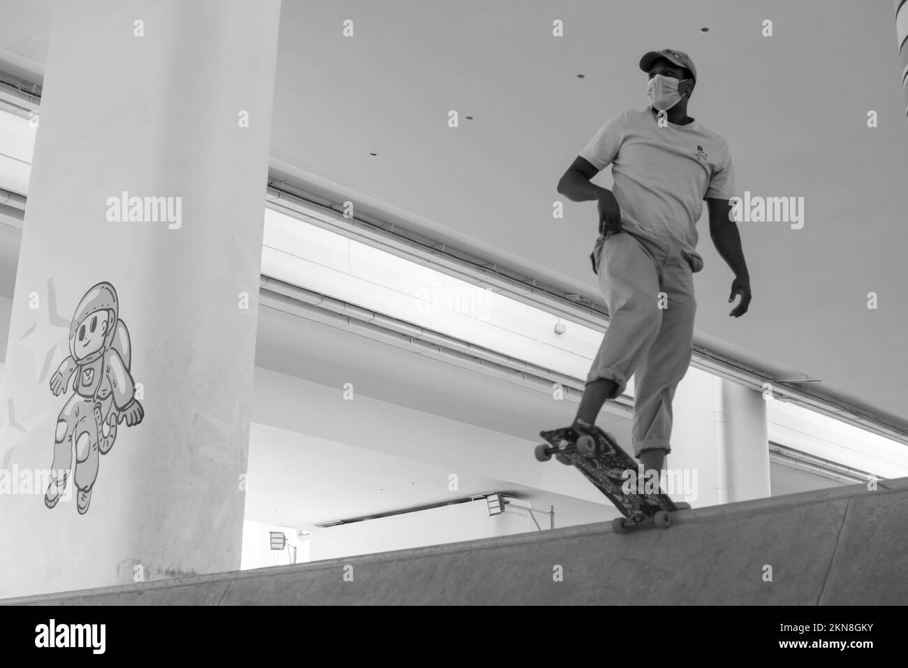 man skating in the skatepark Stock Photo - Alamy