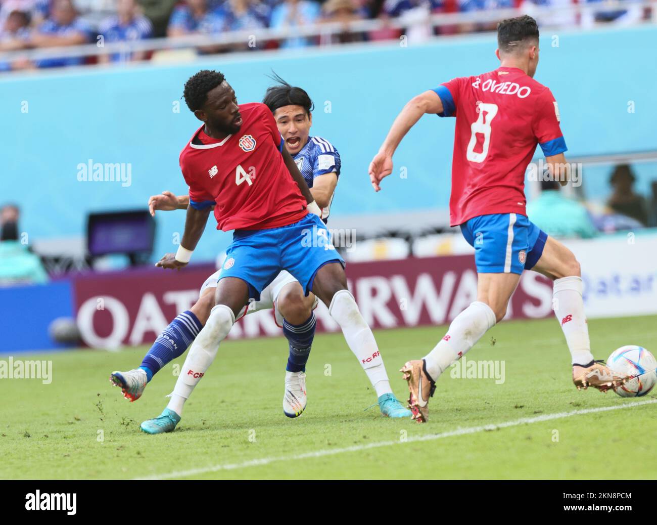 Al Rayyan, Qatar. 27th Nov, 2022. Keysher Fuller (L) of Costa Rica ...