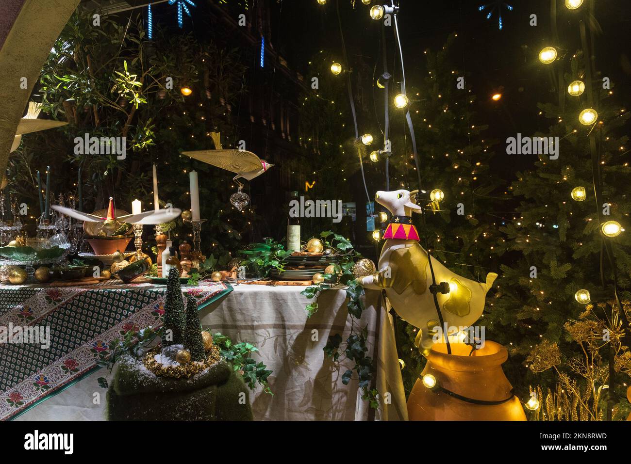 PARIS, FRANCE -NOVEMBER 13, 2022: Christmas in Paris. Christmas ...