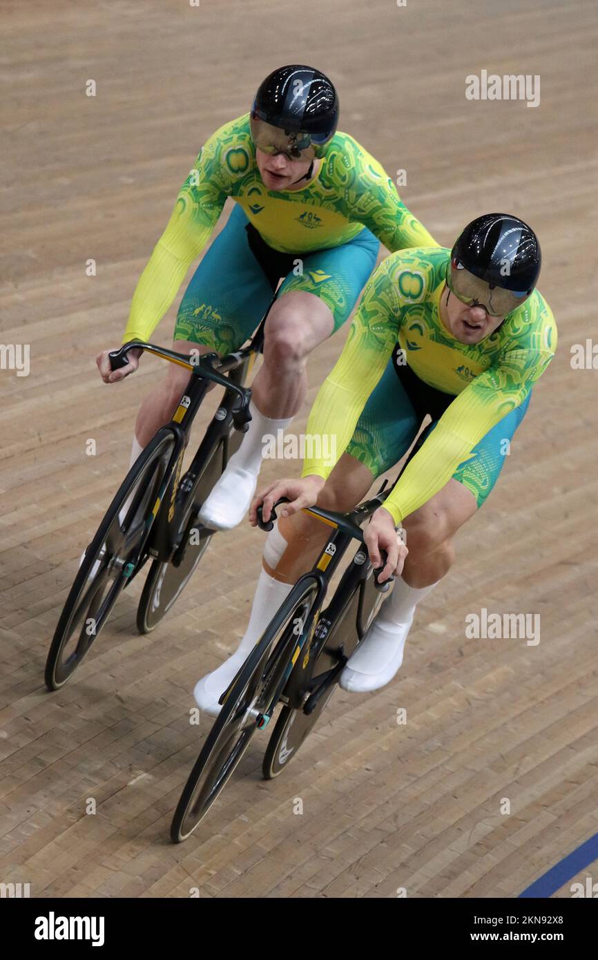 Thomas CORNISH congratulates Matthew GLAETZER of Australia in the Men's ...