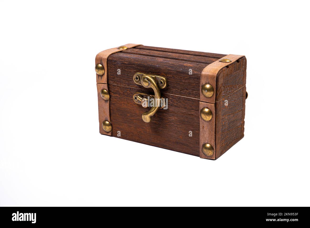 pirate chest treasure isolated on white background - chest box in ...