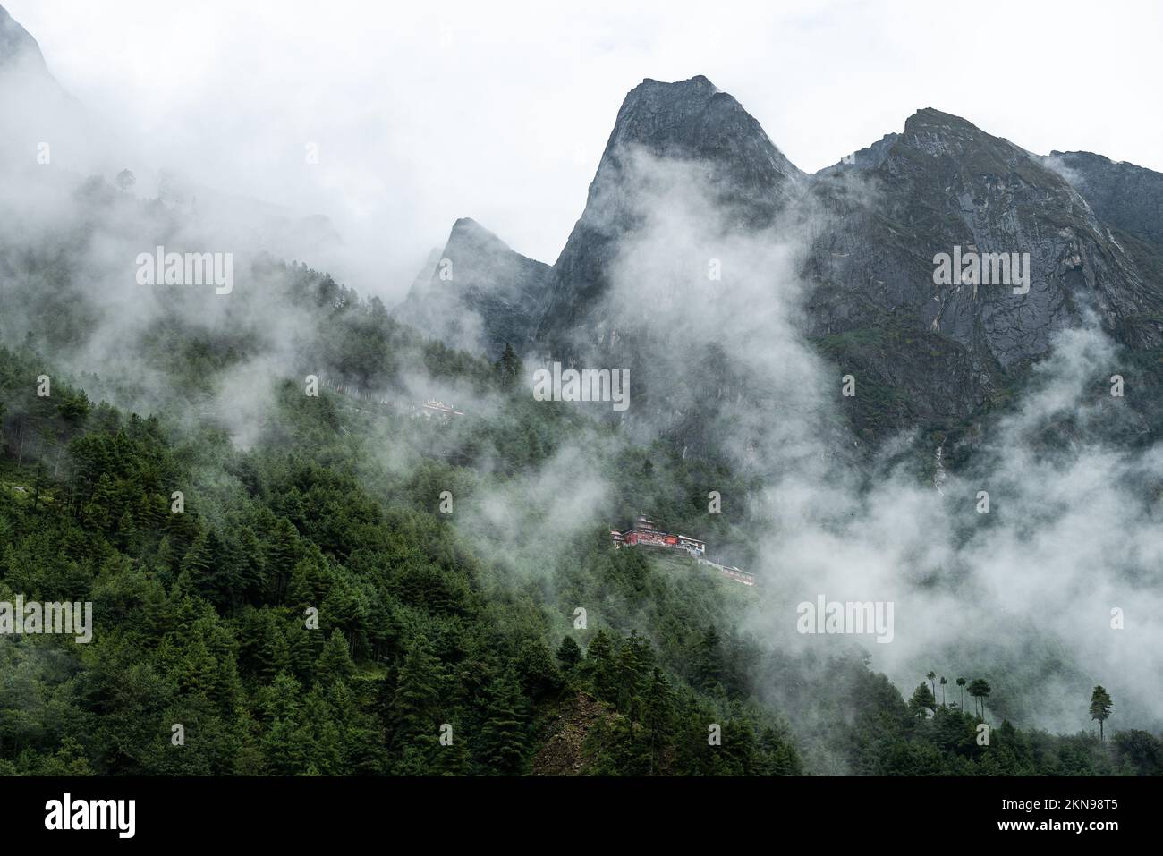 Mountains on Everest Basecamp Trek Stock Photo - Alamy