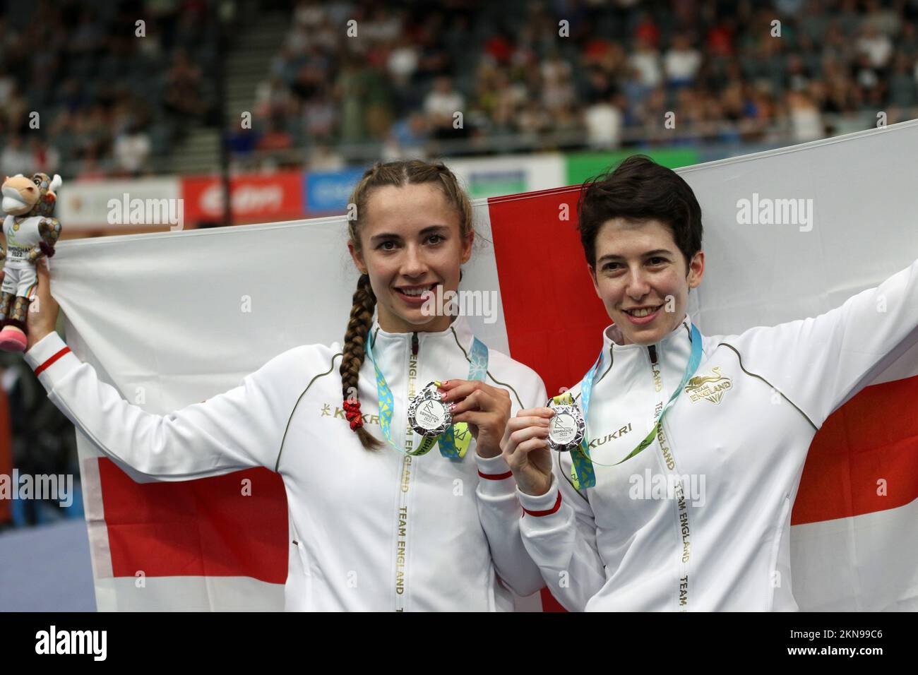Sophie Unwin of England along with her pilot Georgia Holt winning ...