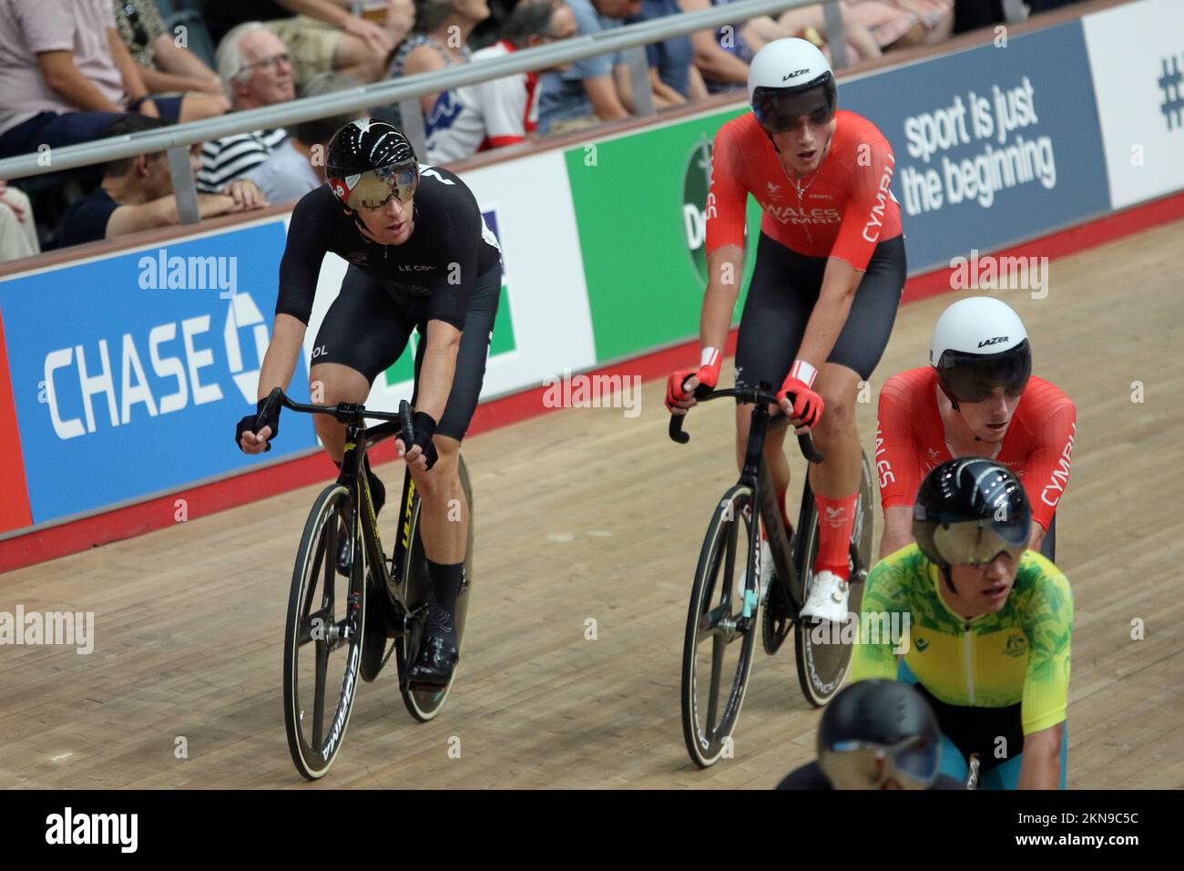 Aaron GATE of New Zealand in the Men's 40k points race cycling at the ...