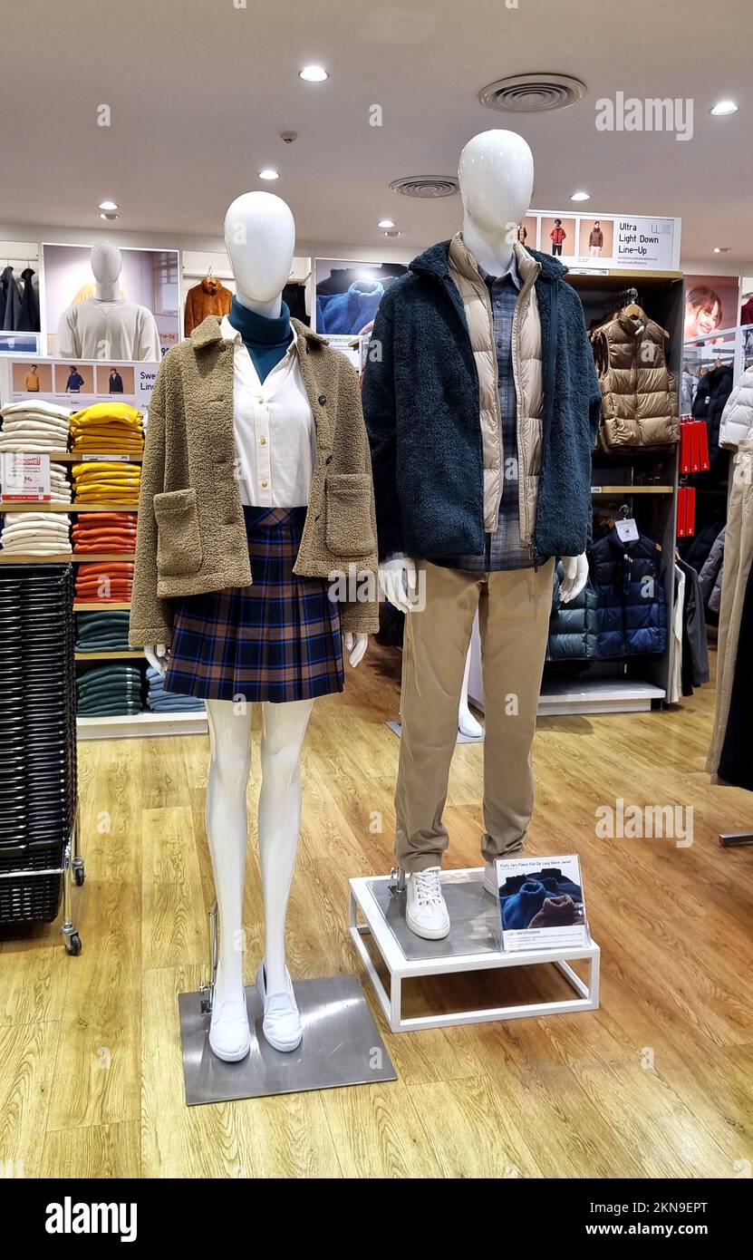 Uniqlo window display hi-res stock photography and images - Alamy