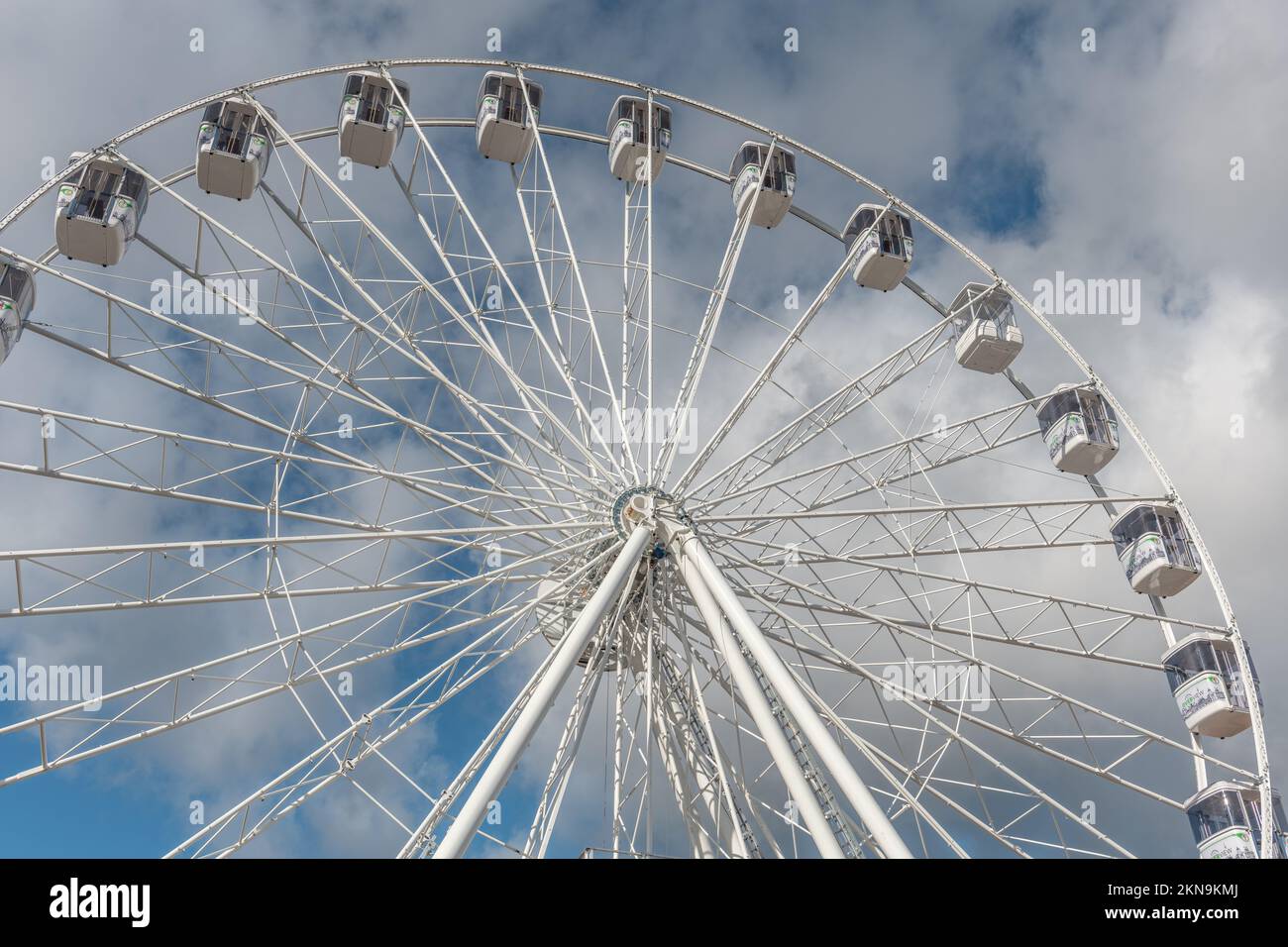 The solar-powered Ferris wheel at the Colmar Christmas market in 2022 ...