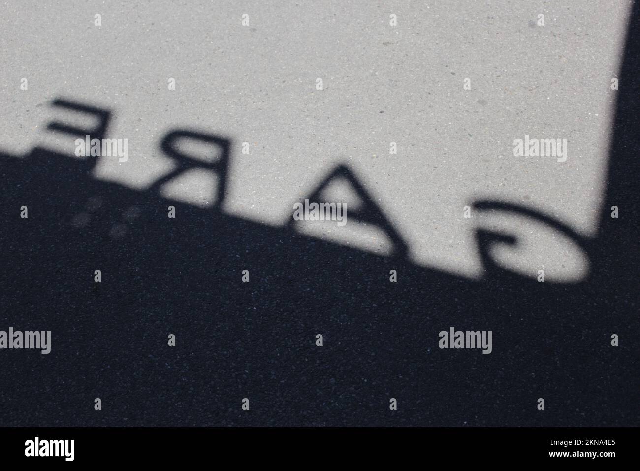shadow spelling gare (Paris, France Stock Photo - Alamy