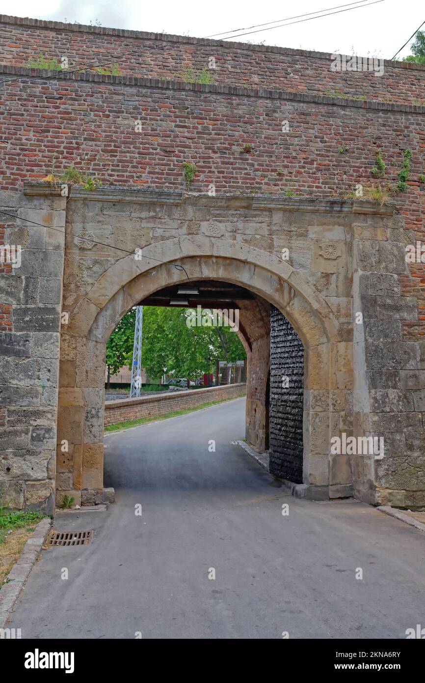 Open arch hi-res stock photography and images - Alamy