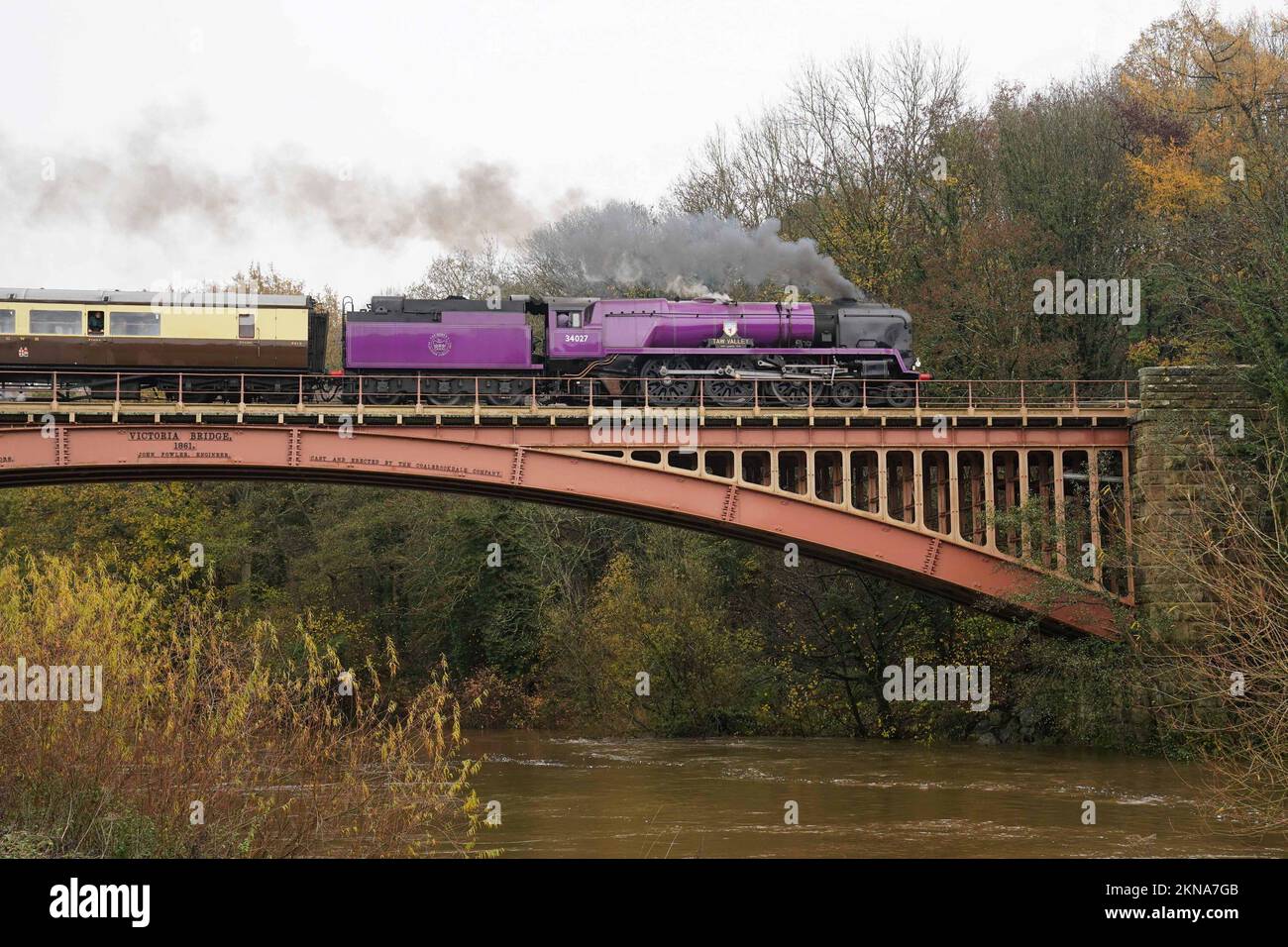 A steam locomotive crosses the Victoria Bridge on the Severn Valley ...
