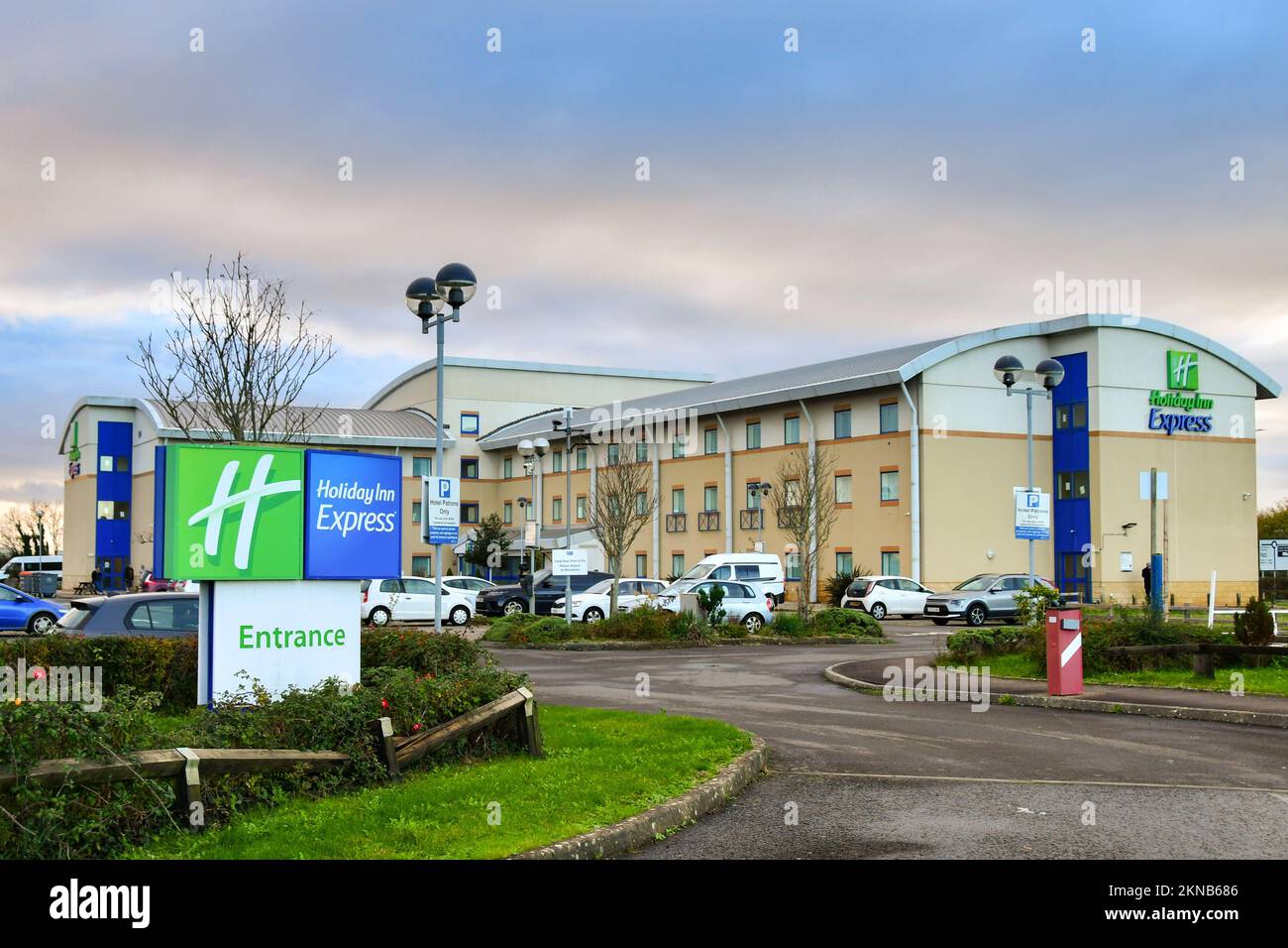 Holiday inn logo 2022 hi-res stock photography and images - Alamy