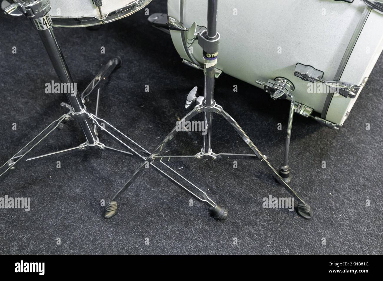 Photograph of a drum kit and its details Stock Photo - Alamy