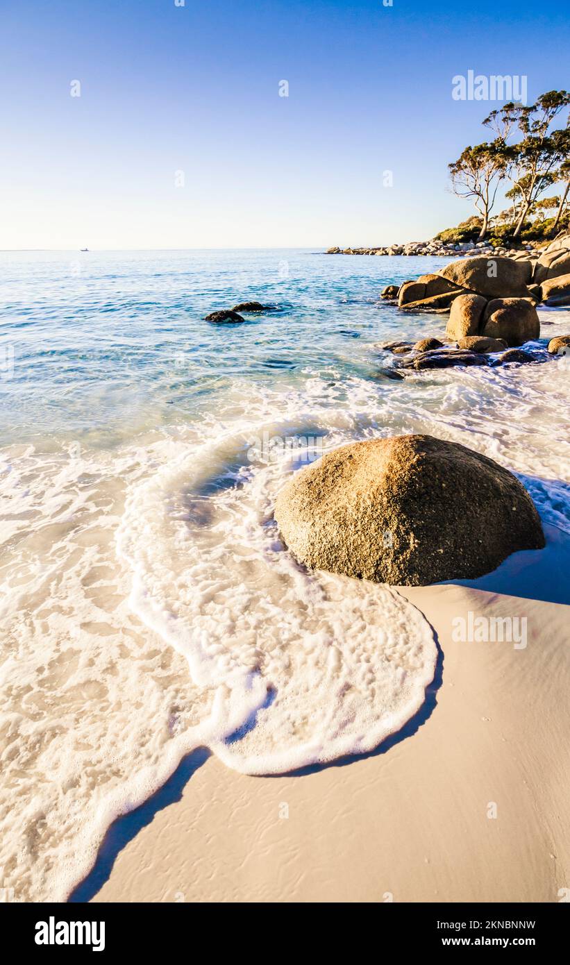 Secluded seaside spot hi-res stock photography and images - Alamy