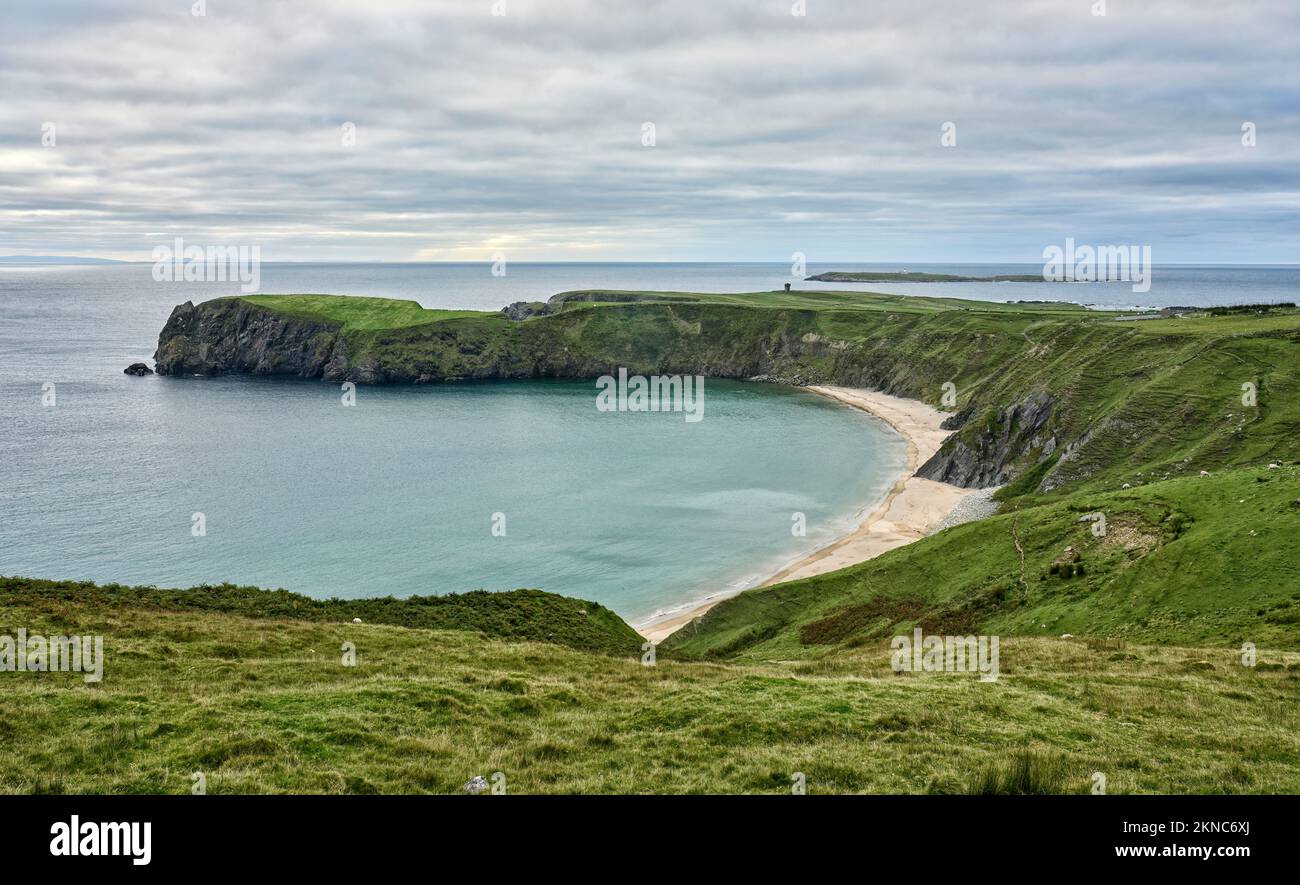 rock cliffs of Dunmore Head at the Atlantic coast of Ireland Stock ...
