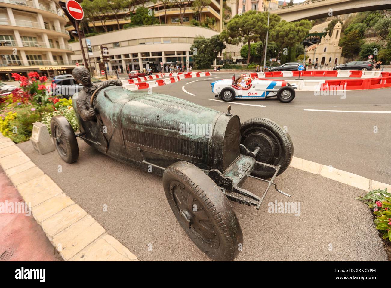 Tourists,in,rental,classic,car,passing,William Grover,Hommage à William ...