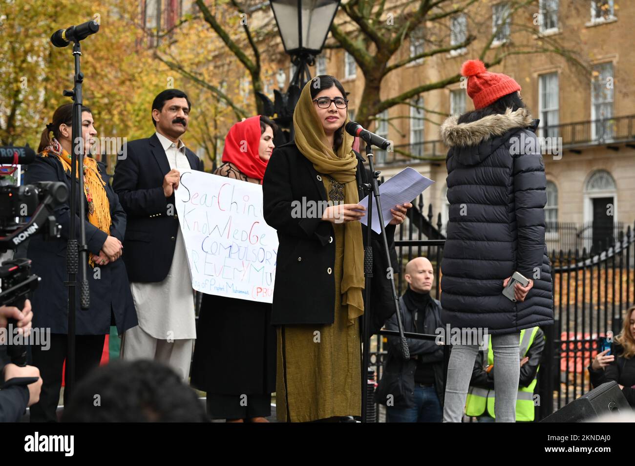 Malala yousafzai speaker hi-res stock photography and images - Alamy