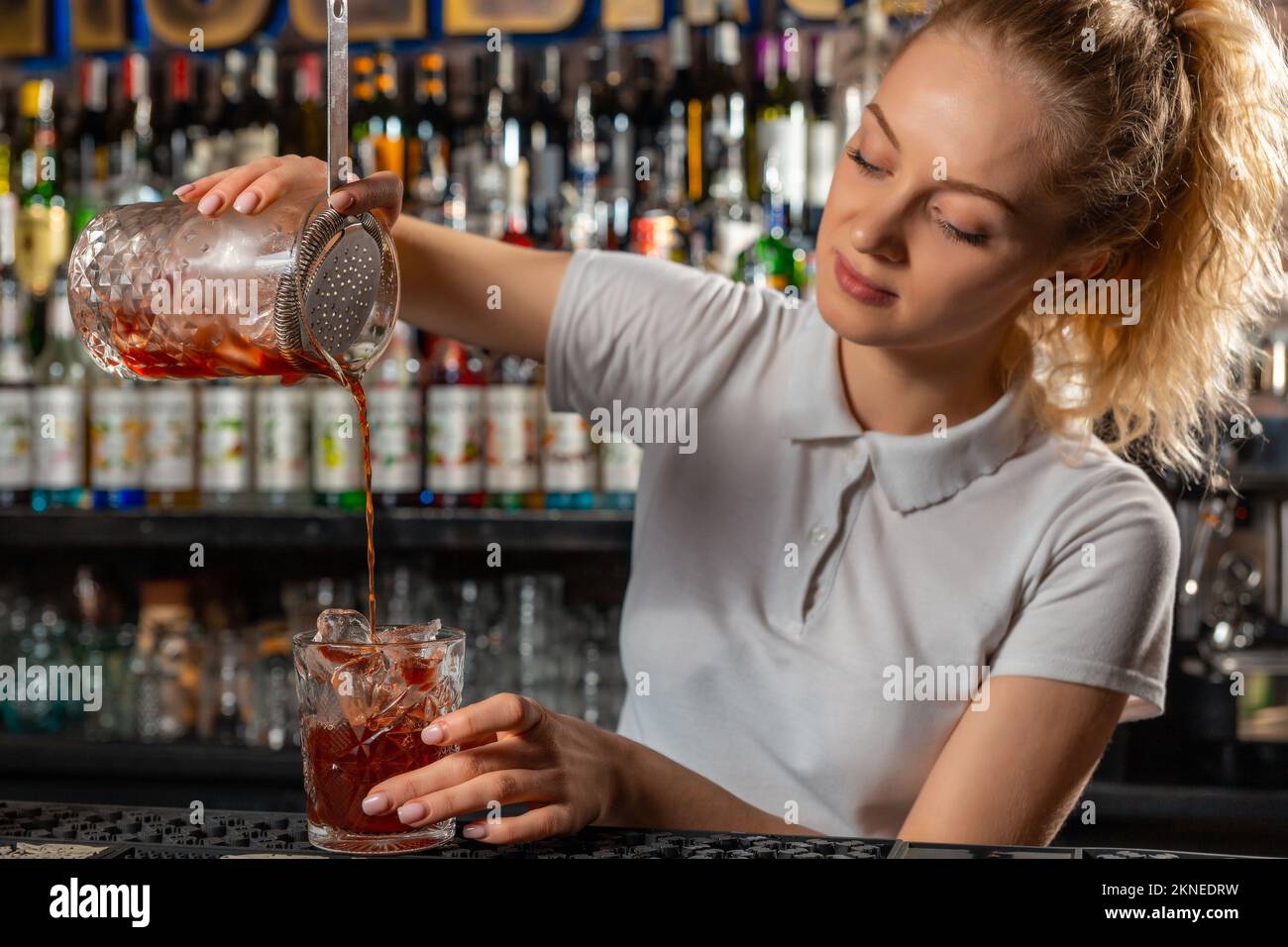 Bartender working female bartender hi-res stock photography and images - Alamy