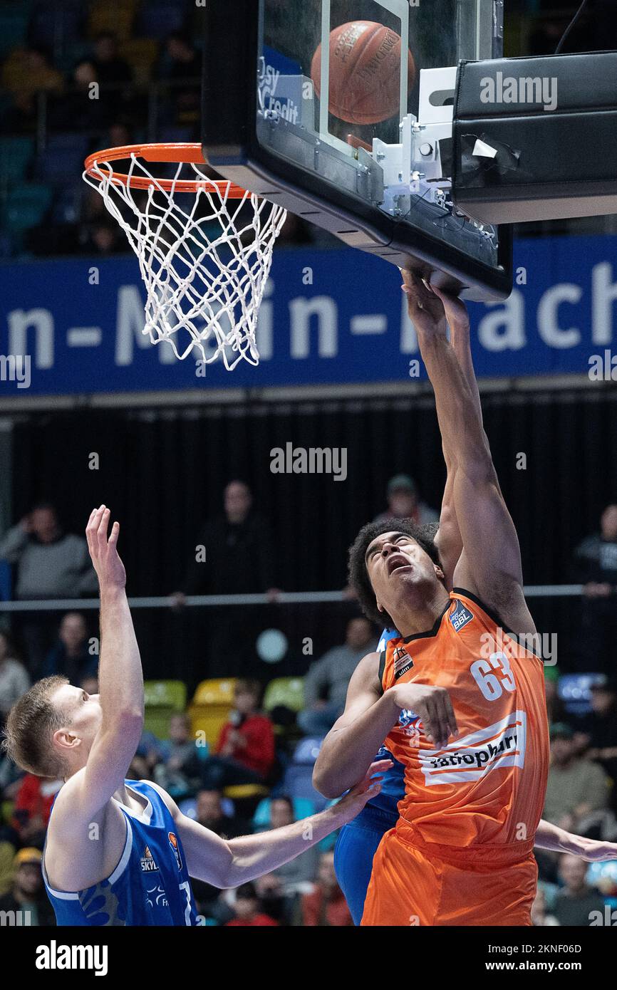 27 November 2022, Hessen, Frankfurt/Main: Basketball: Bundesliga, Fraport Frankfurt - ratiopharm ...