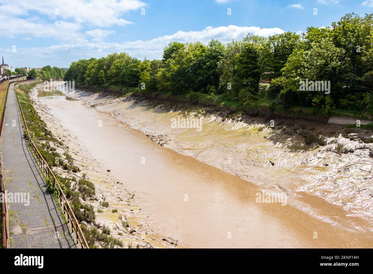 mud banks on tidal river avon in bristol at low tide from vauxhall food ...