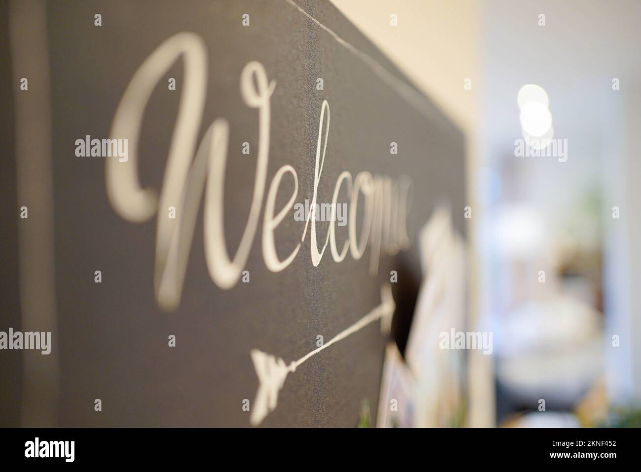 Entrance sign with arrow hi-res stock photography and images - Alamy