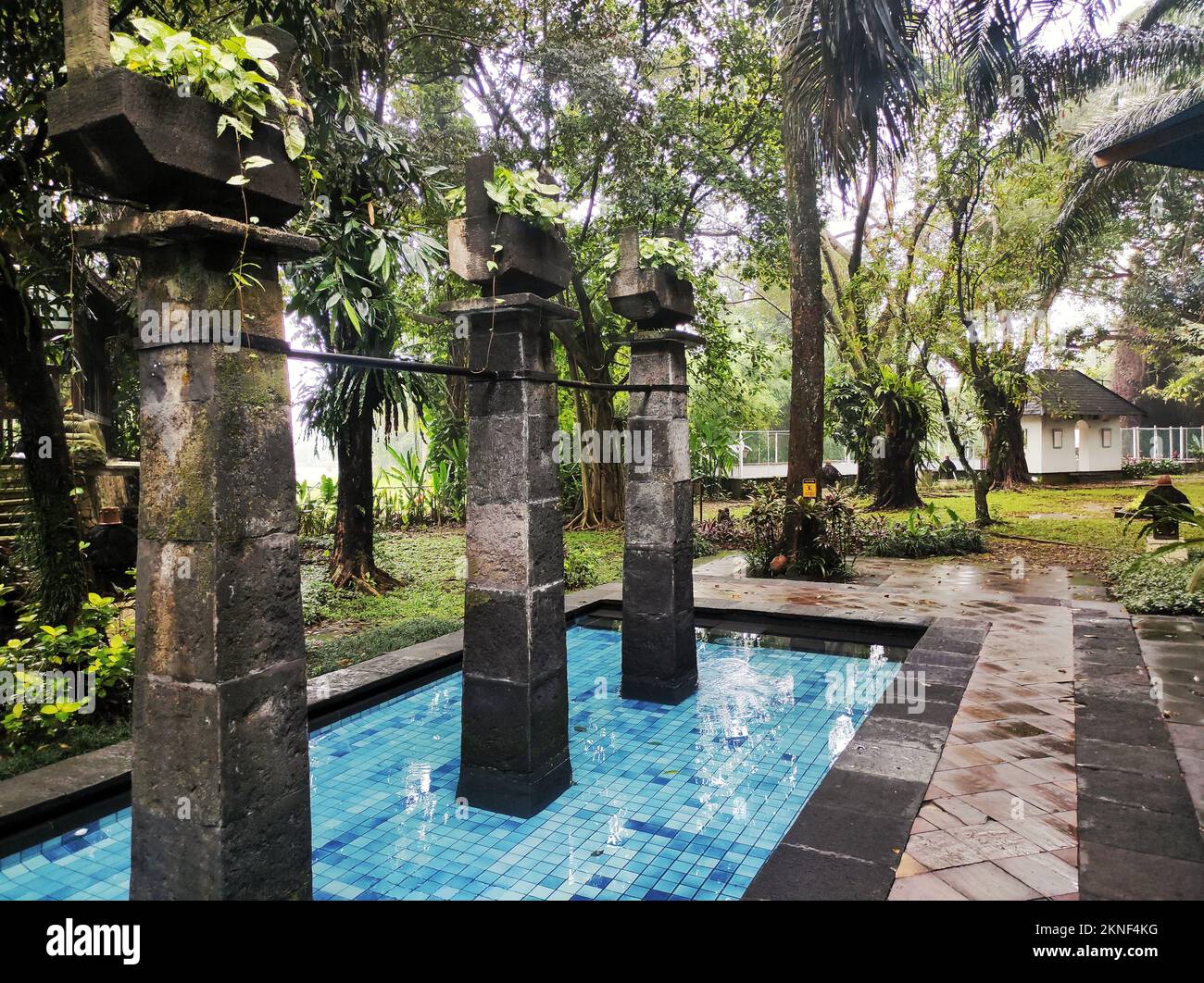 3 pillars hi-res stock photography and images - Alamy