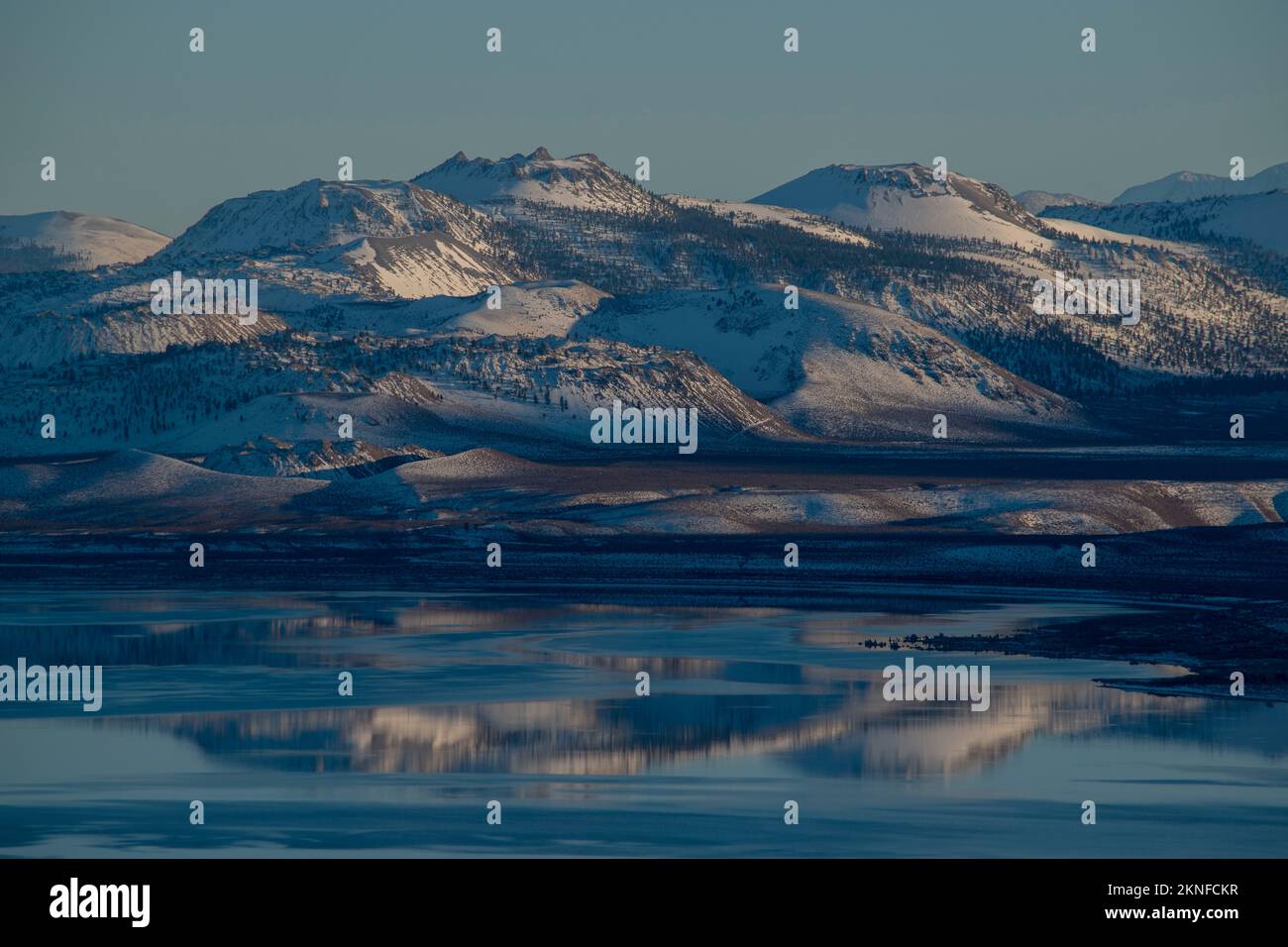 Mono craters hi-res stock photography and images - Alamy