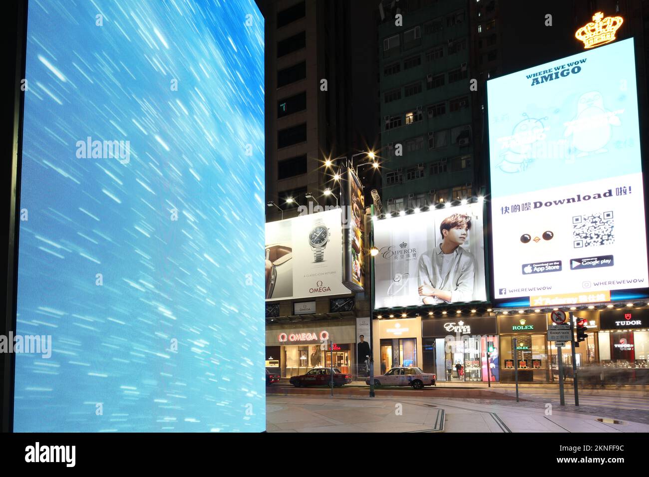 Light pollution in Hong Kong - Lighting with huge advertising display light up at Causeway Bay ...