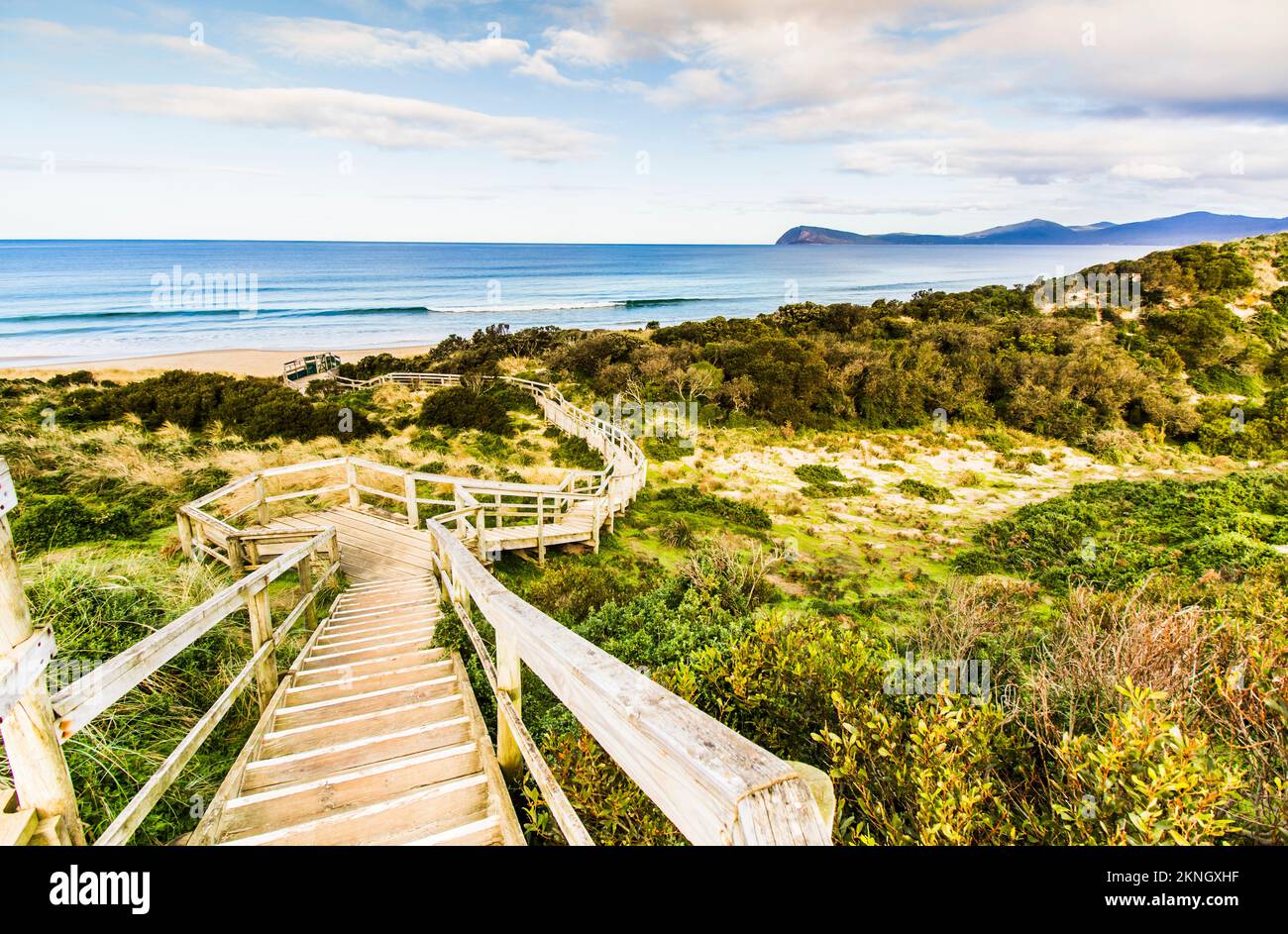 Rustic stairs leading to the beach hi-res stock photography and images ...
