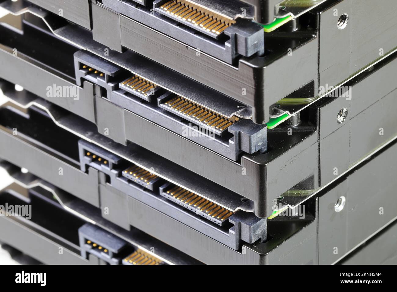 Pile of hard disk hi-res stock photography and images - Alamy