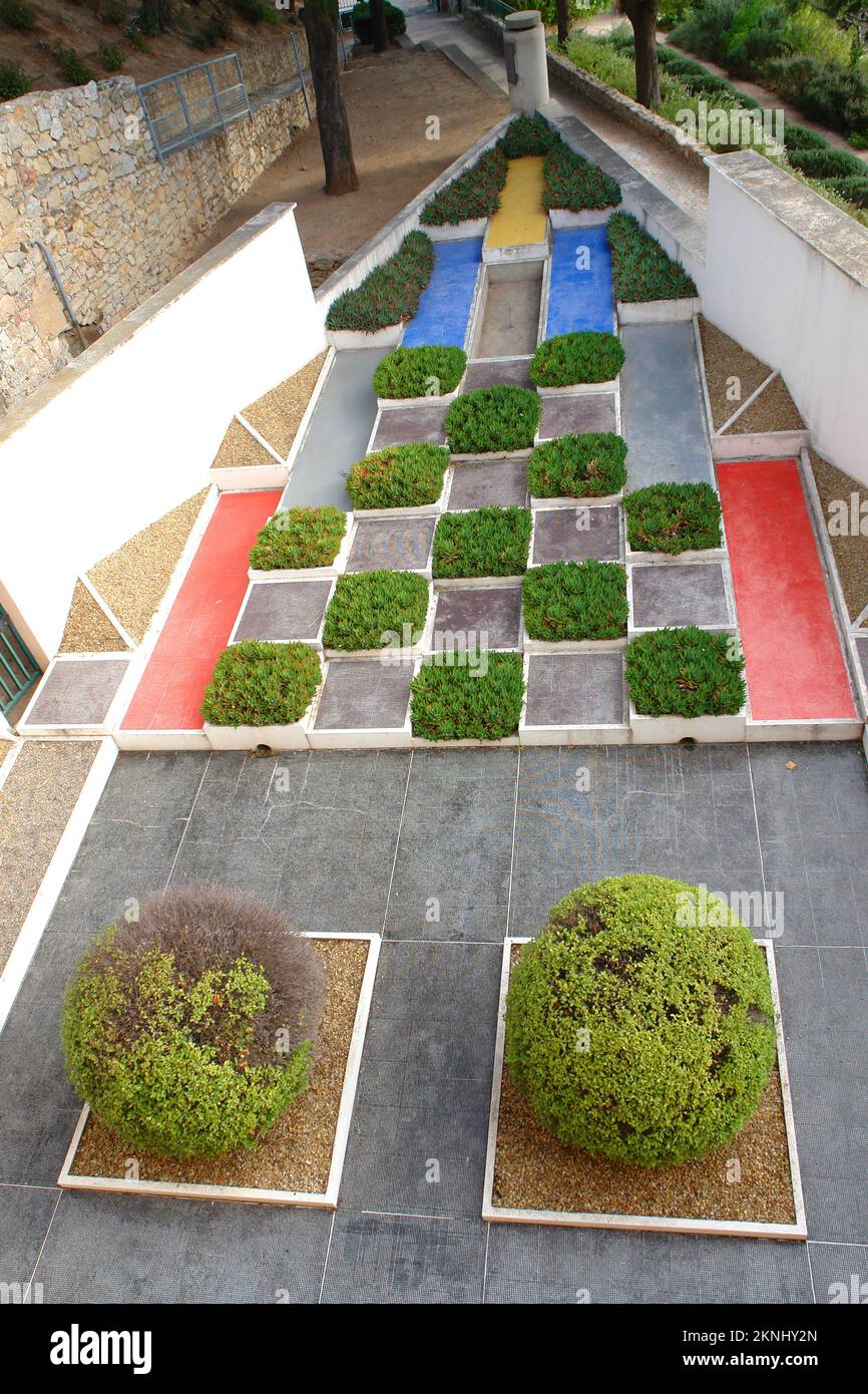 Cubist garden of villa Noailles Hyeres designed by architect Mallet ...