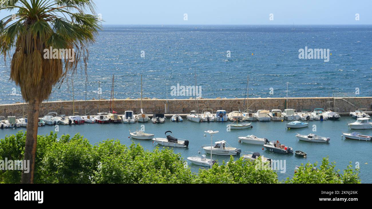 Small port St Louis du Mourillon in Toulon Var Stock Photo - Alamy