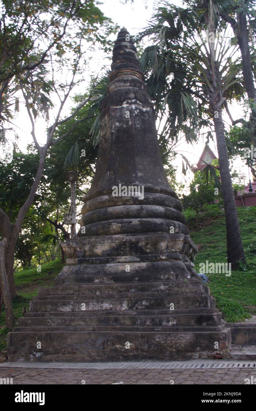 Old stone stupa hi-res stock photography and images - Alamy