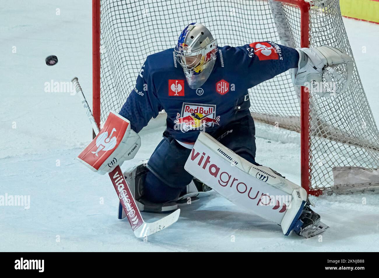 2022/23 Champions Hockey League | RB München vs EV Zug. ALLAVENA Daniel ...