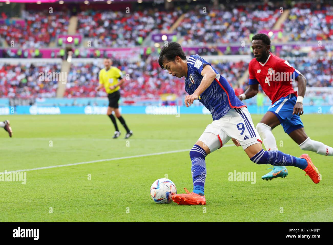 Al Rayyan, Qatar. 27th Nov, 2022. (L to R) Kaoru Mitoma (JPN), Keysher Fuller (CRC) Football ...