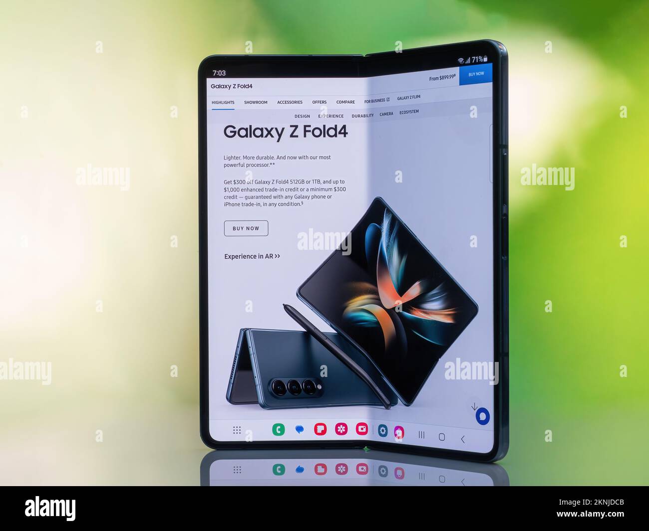 Galati, Romania - November, 17 2022: Samsung launches Galaxy Z Fold4 ...