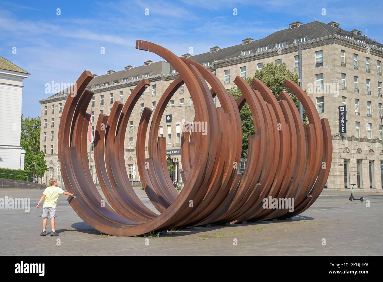 Funf mal funf bogen hi-res stock photography and images - Alamy