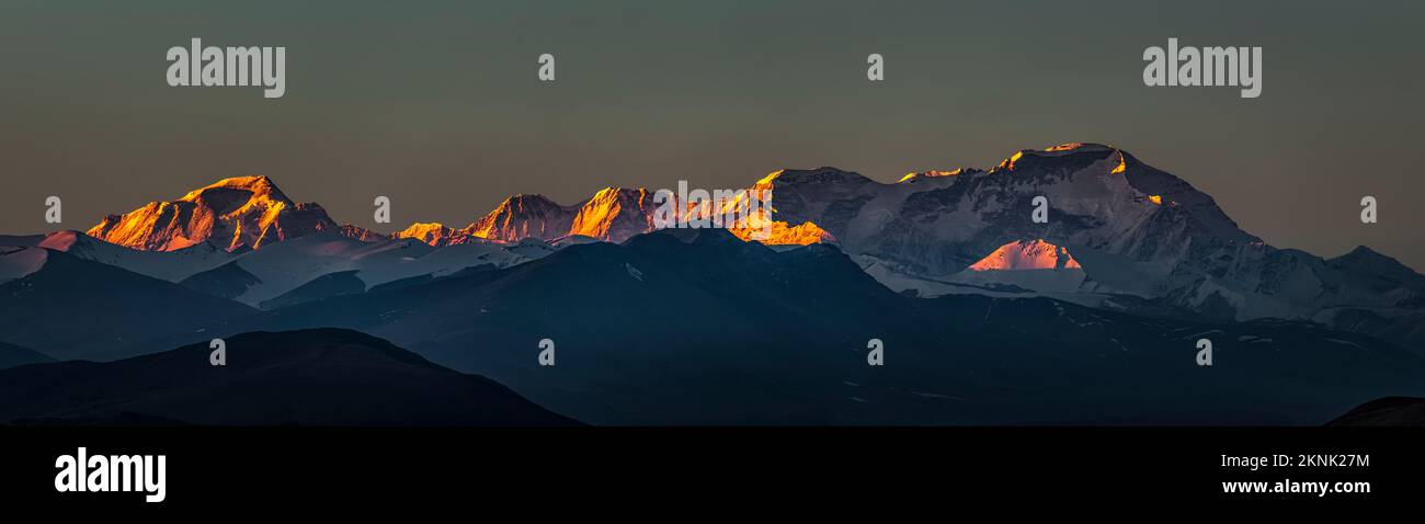 Dingri county hi-res stock photography and images - Alamy