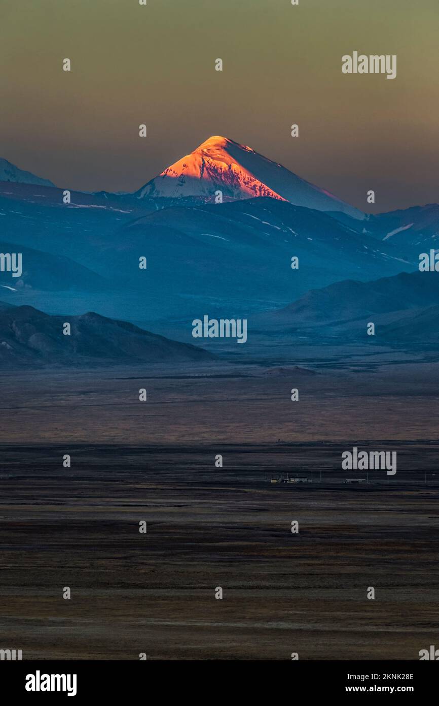 Dingri county hi-res stock photography and images - Alamy