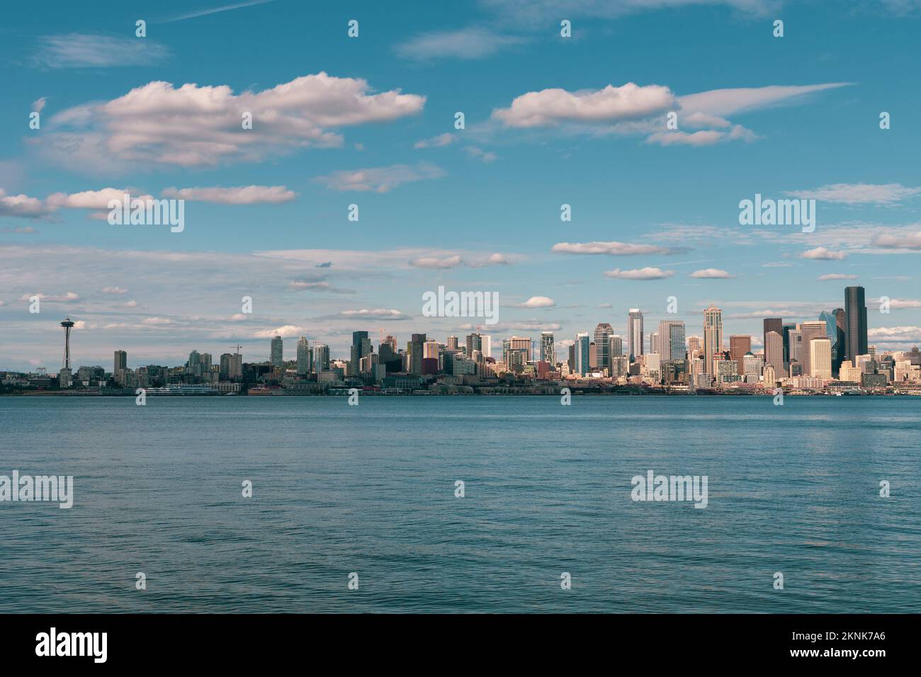 Seattle skyline from alki beach hi-res stock photography and images - Alamy